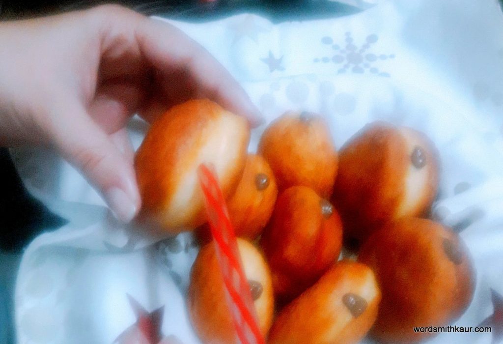 Homemade Mini-Doughnuts Recipe - Wordsmith Kaur