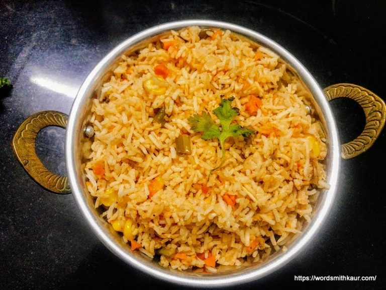 Spicy Chicken Omurice Recipe - with video and pictures